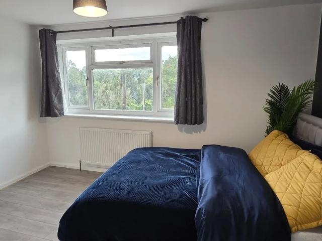 Room at Princes Avenue, Chatham