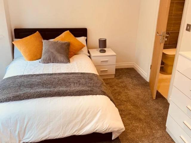 Room at Princes Avenue, Watford