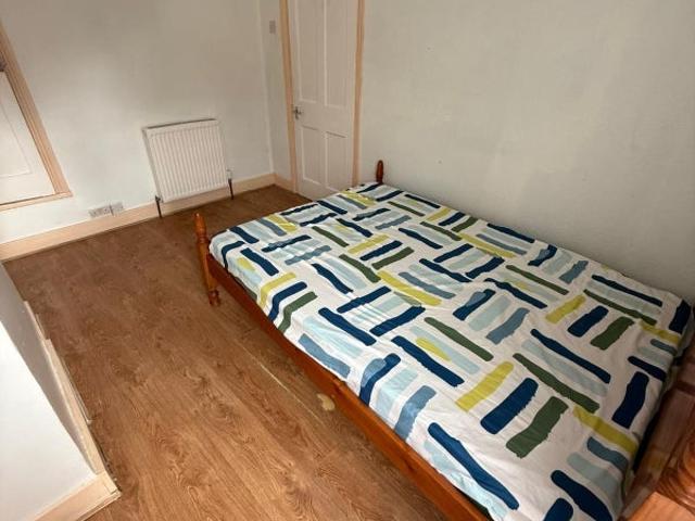 Room at Princess Street, Luton