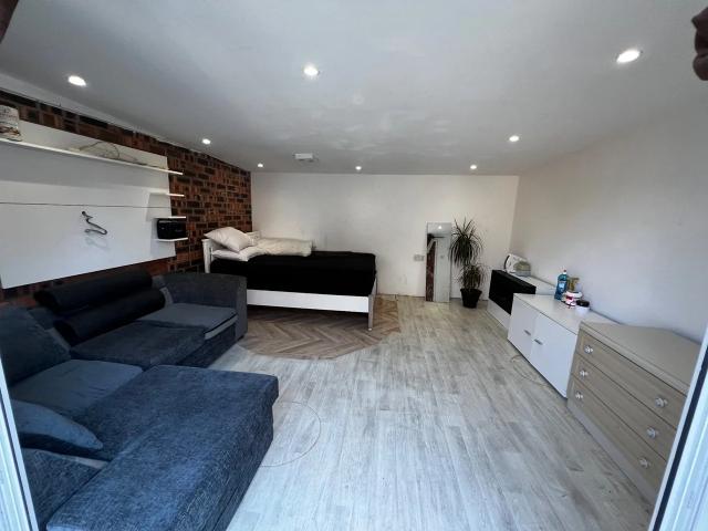 Room at Princess Street, Salford