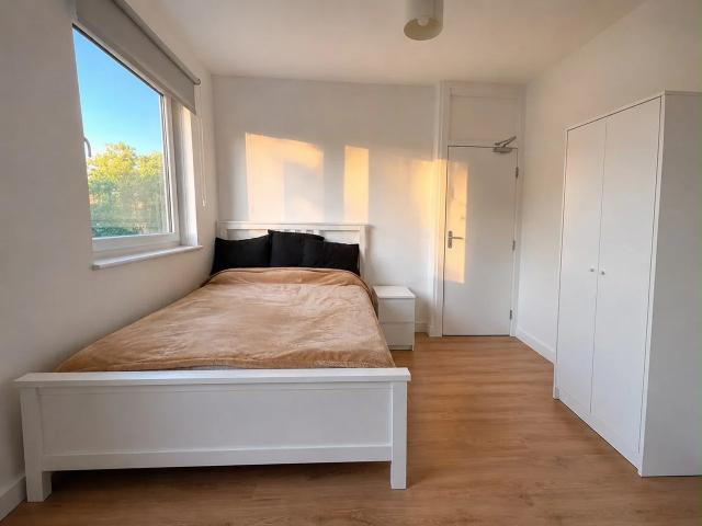 Room at Prospect Street, Greater London