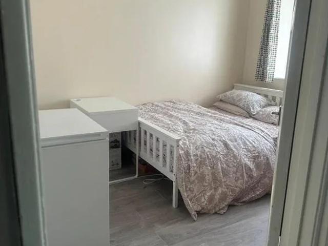 Room at Prout Road, Greater London