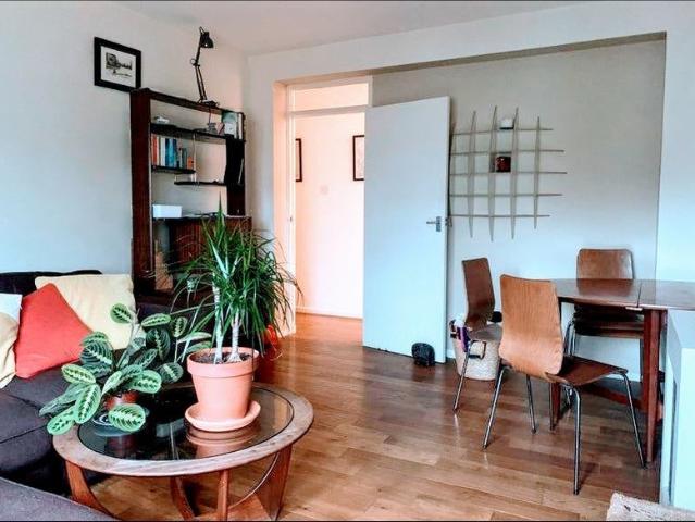Room at Provence Street, Greater London