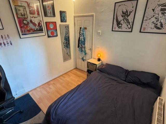 Room at Prusom Street, Greater London