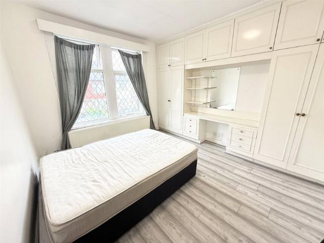 Room at Quadrant Road, Greater London