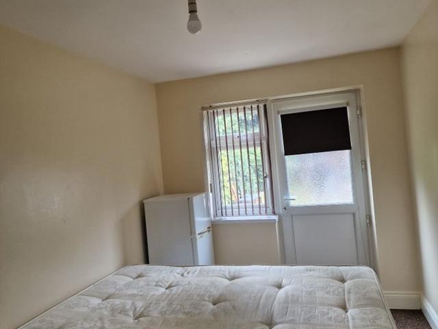 Room at Queniborough Road, Leicester