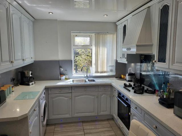 Room at Quebec Road, St Leonards