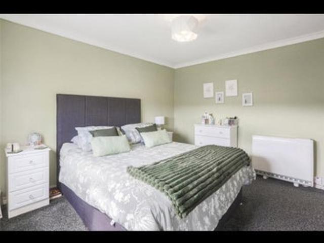 Room at Queen Mary Street, Glasgow