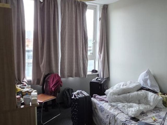 Room at Queen Charlotte Street, Bristol