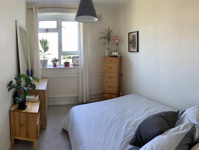 Room at Queen Elizabeth's Close, Greater London