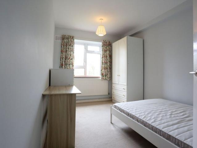 Apartment at Queen Elizabeth's Walk, Greater London