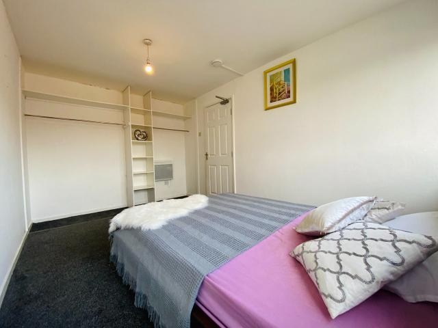 Room at Queen Street, Doncaster