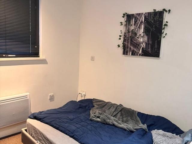 Room at Queen Street, Leicester