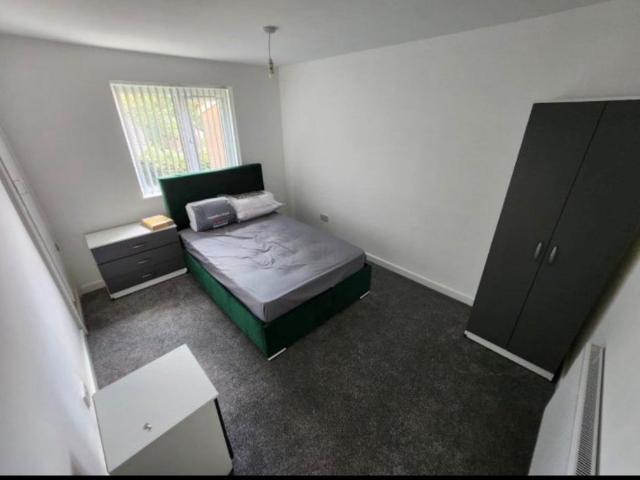 Room at Queen Street, Manchester