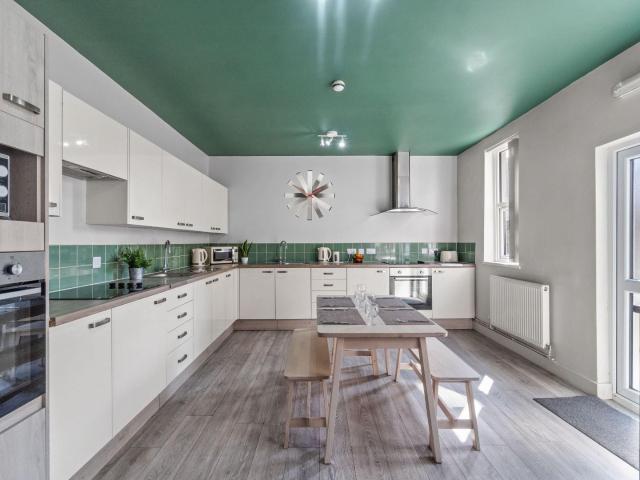 Room at Queen Terrace, Calstock