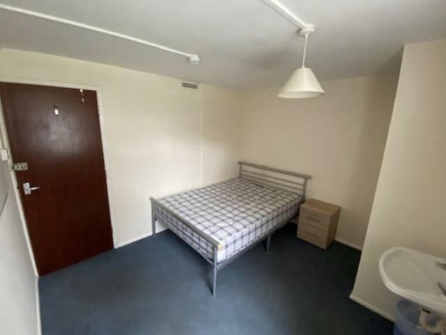 Room at Queen's Way, Ipswich