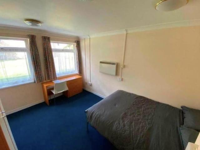 Room at Queen's Way, Ipswich