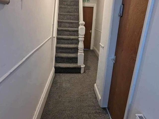Room at Queens Gate Street, Hull
