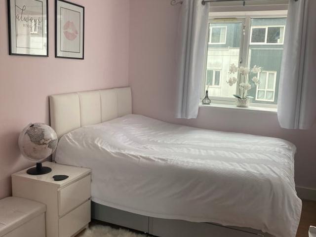 Room at Queen's Road, Maidstone
