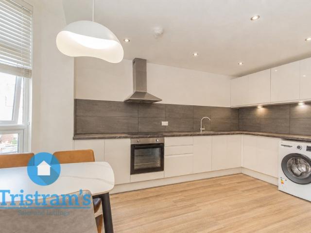 Room at Queens Road, Nottingham