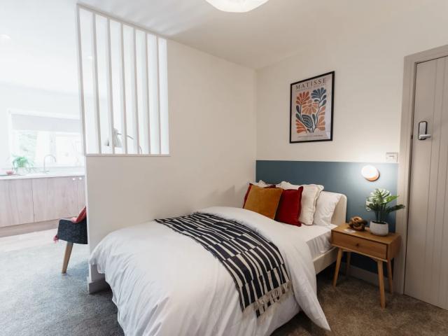Room at Queens Road, Nottingham