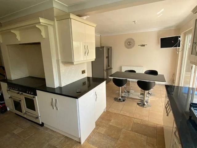 Room at Queens Road, Birmingham