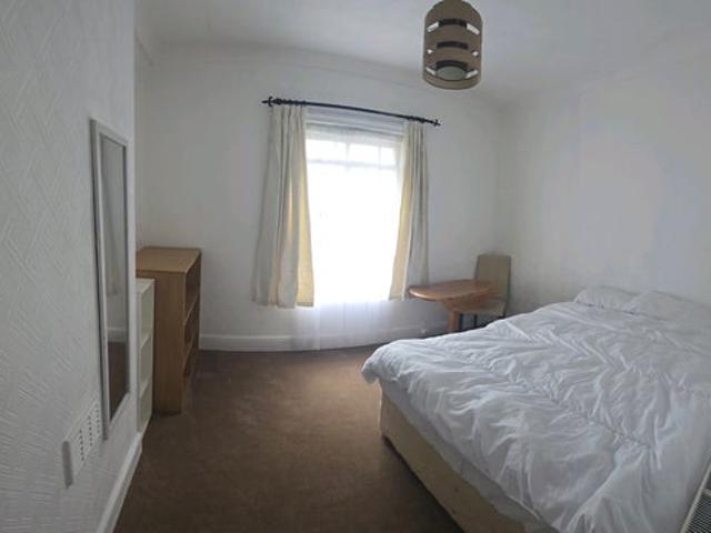 Room at Queens Road, Bournemouth