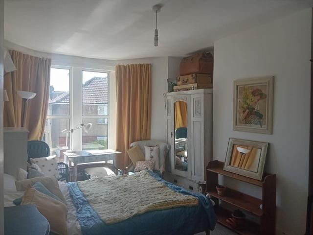Room at Queens Road, Bristol