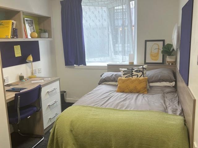 Room at Queens Road, Coventry