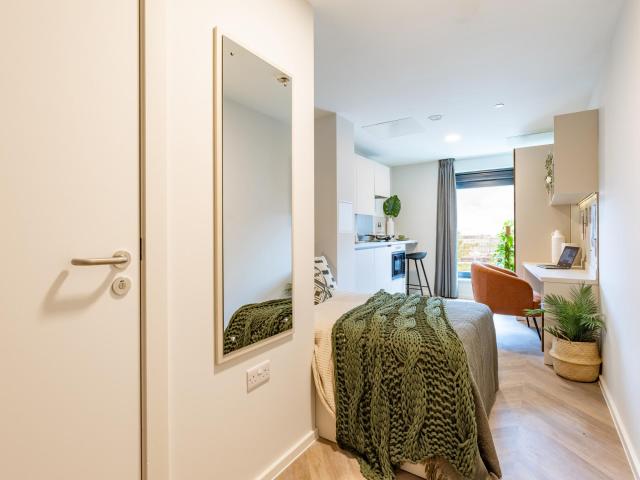 Room at Queens Road East, Nottingham