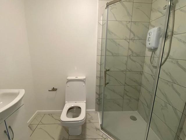 Room at Queens Road East, Nottingham
