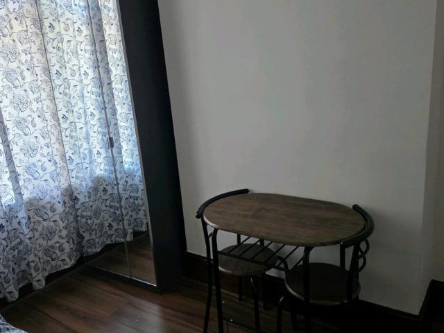 Room at Queen's Road, Greater London