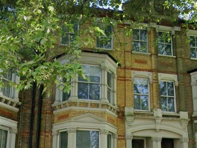 Room at Queen's Road, Greater London