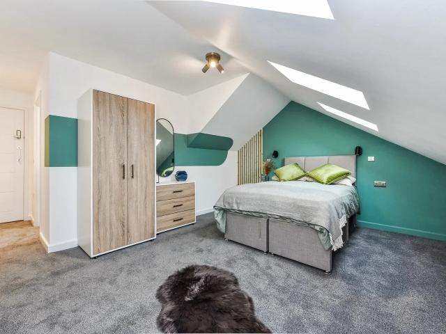 Room at Queens Road, Portsmouth