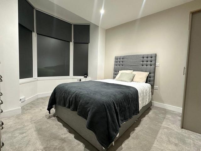 Room at Queens Road, Portsmouth