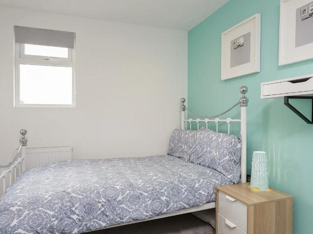 Room at Queens Road, Portsmouth