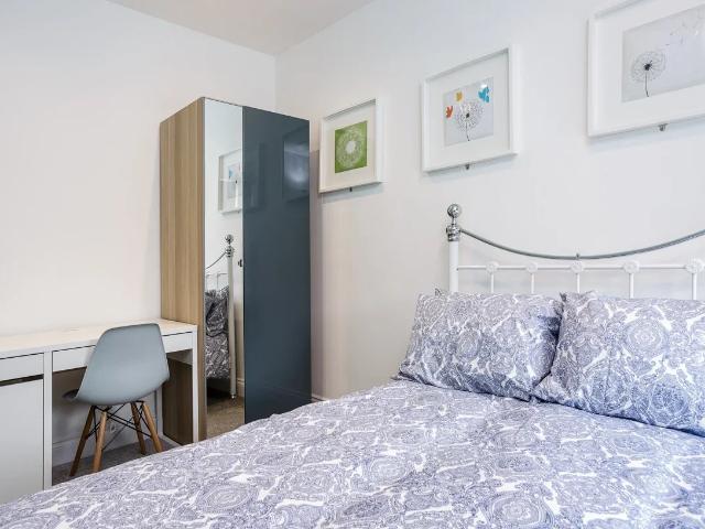 Room at Queens Road, Portsmouth