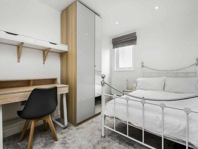 Room at Queens Road, Portsmouth