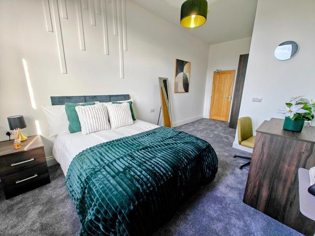 Room at Queens Road, Preston