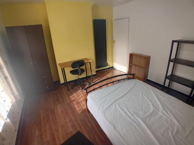 Room at Queen's Road, Waltham Cross