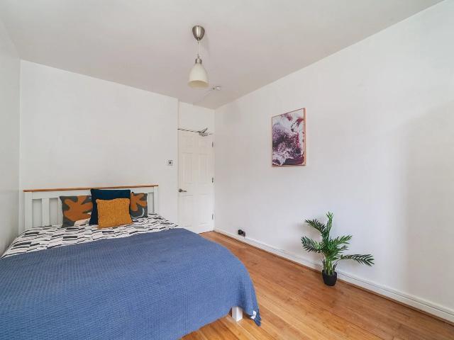 Room at Queensmill Road, Greater London