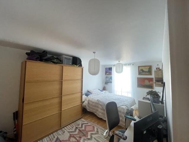 Room at Queensbridge Road, Greater London