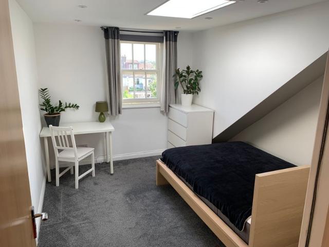Room at Queenscourt, Greater London