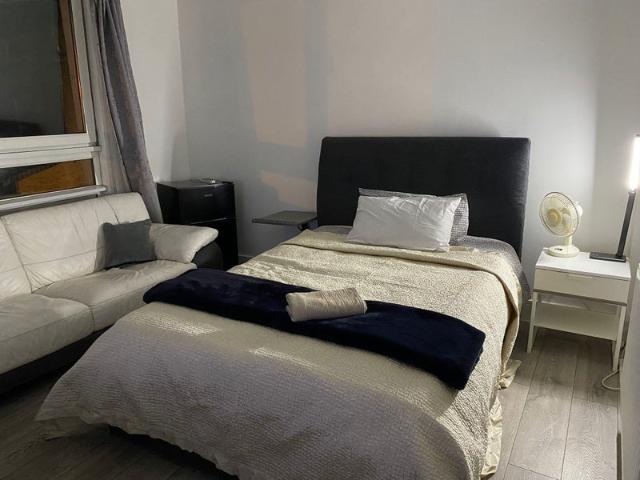 Room at Queensdale Crescent, Greater London