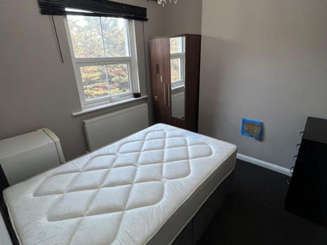 Room at Queenstown Road, Greater London