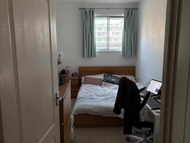 Room at Queenstown Road, Greater London