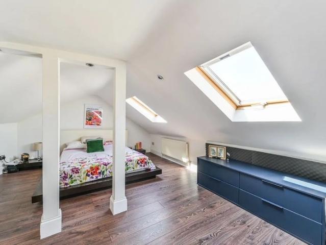 Room at Queenstown Road, Greater London