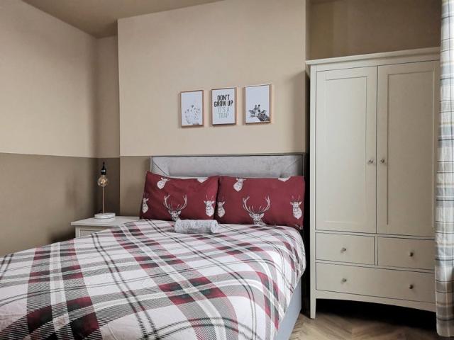 Room at Queenstown Road, Greater London