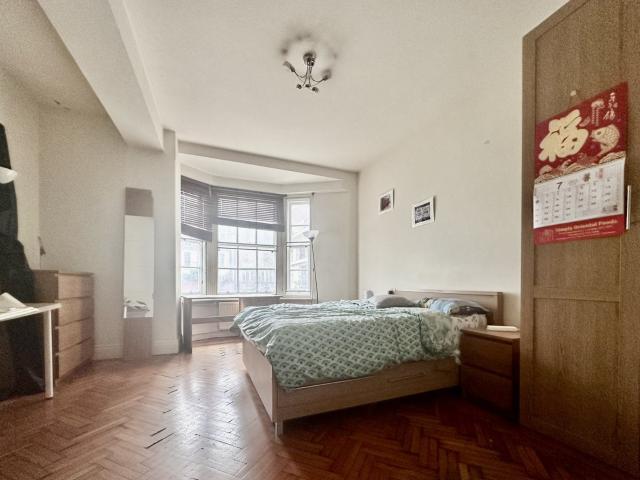 Room at Queensway, City of Westminster