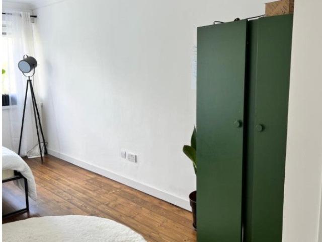 Room at Queensway, Southampton